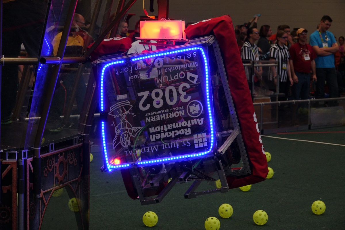 FIRST: Steamworks – Minnetonka Robotics "Chicken Bot Pie" – FRC Team 3082